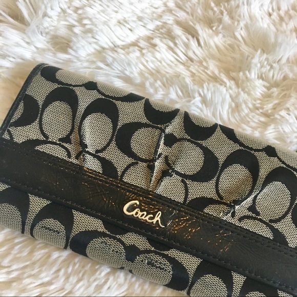 Coach | Bags | Authentic Coach Wallet | Poshmark